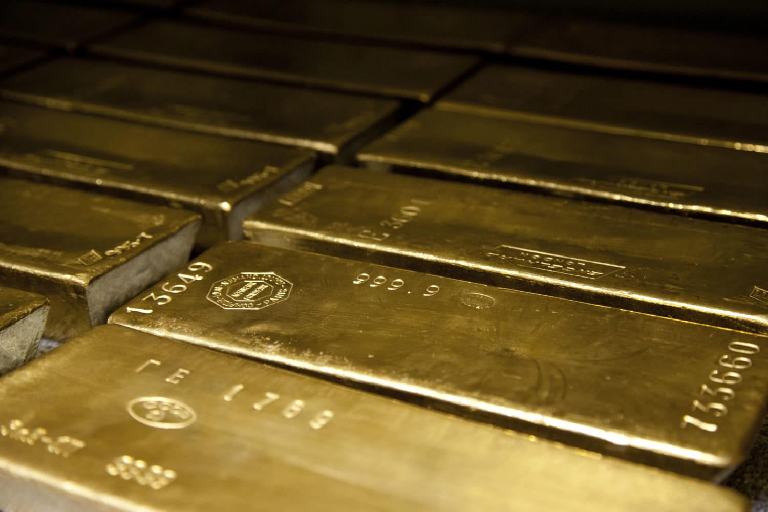 What Preppers Should Consider When Buying Gold and Silver for Survival ...